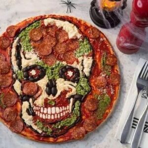 33 Fantastic Cheesy Halloween Pizza Skulls - padebby
