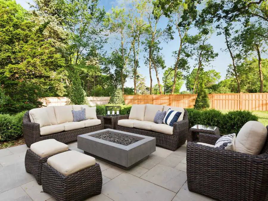 15 Effective Summer Wedding Guest Comfort Ideas - padebby